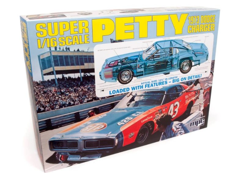 RICHARD PETTY 1973 DODGE CHARGER NASCAR - Hobby Models